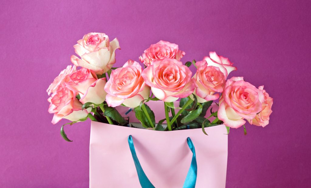 Meaning-of-Rose-Colors-on-Valentines-Day-Gift - Whats-Your-Sign.com